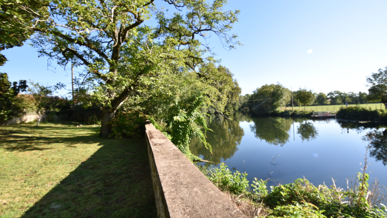 Superb 7 bedroom riverside Manor house in Niort | Moulin